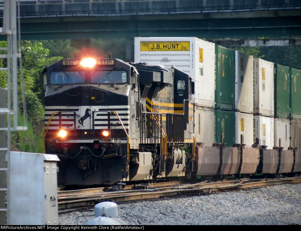 NS train #222 (Intermodal) (Atlanta, GA - Charlotte, NC) with (HERITAGE UNIT) (pic 1)